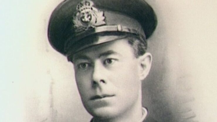 Fifth Officer Harold Godfrey Lowe of the Titanic - Titanic-Titanic.com