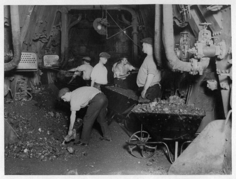 Titanic Myths, Legends, Truths And Facts - Titanic-Titanic.com