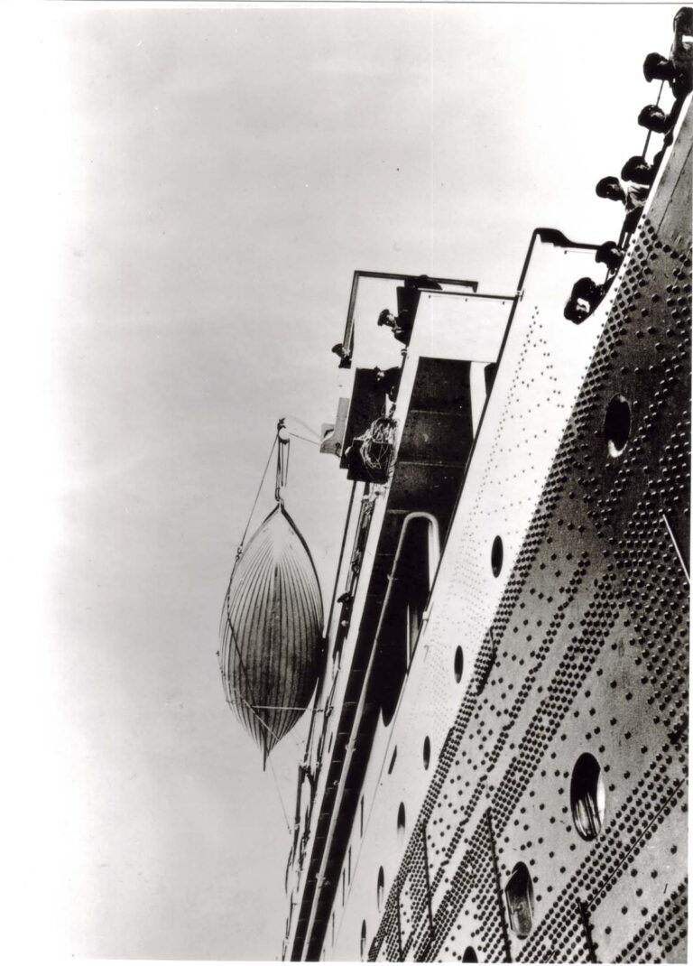 Titanic's Lifeboats - Titanic-Titanic.com