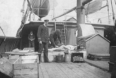 Recovering Titanic's Dead - Titanic-Titanic.com