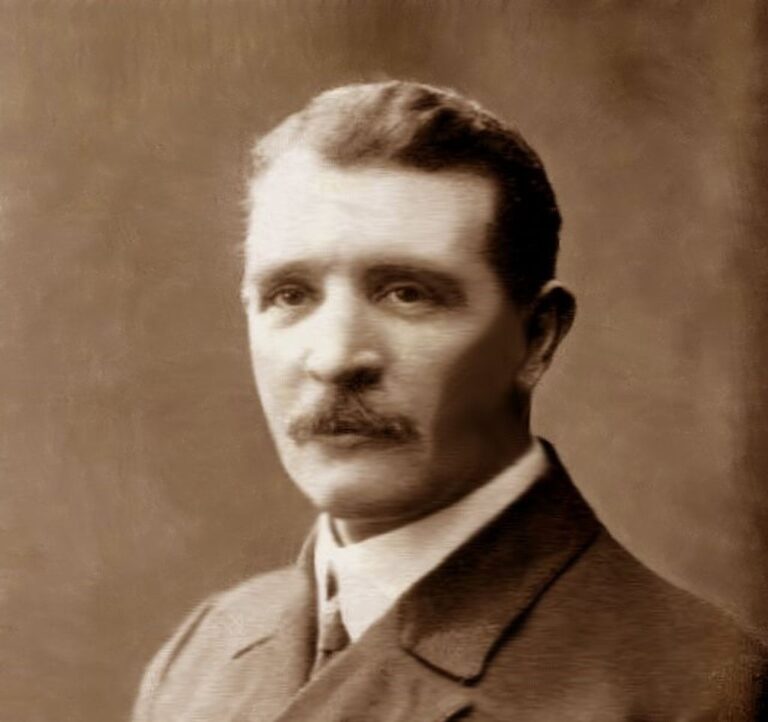 Titanic Memorials: William McMaster Murdoch - Titanic-Titanic.com